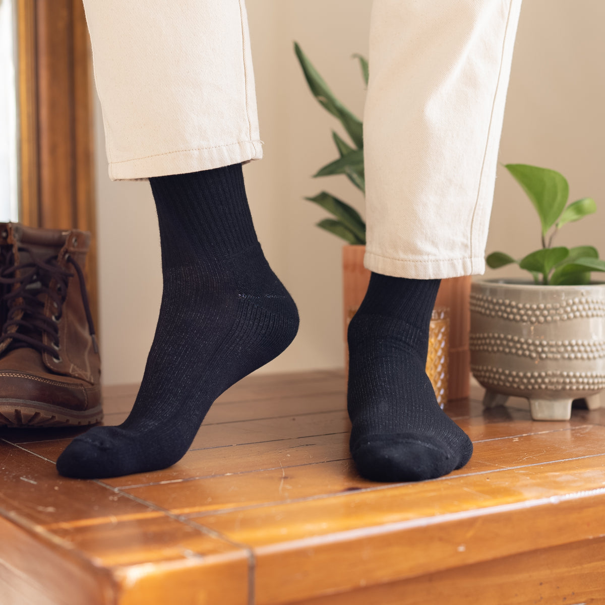 SILVER SOLID RIBBED SOCKS | BLACK – SixSox